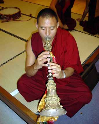 チベットの楽器